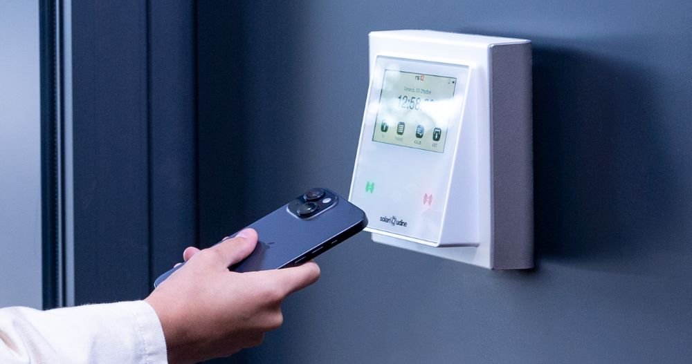 Nuova timbratura badge NFC nell'app Zonify | Blog | Eltime